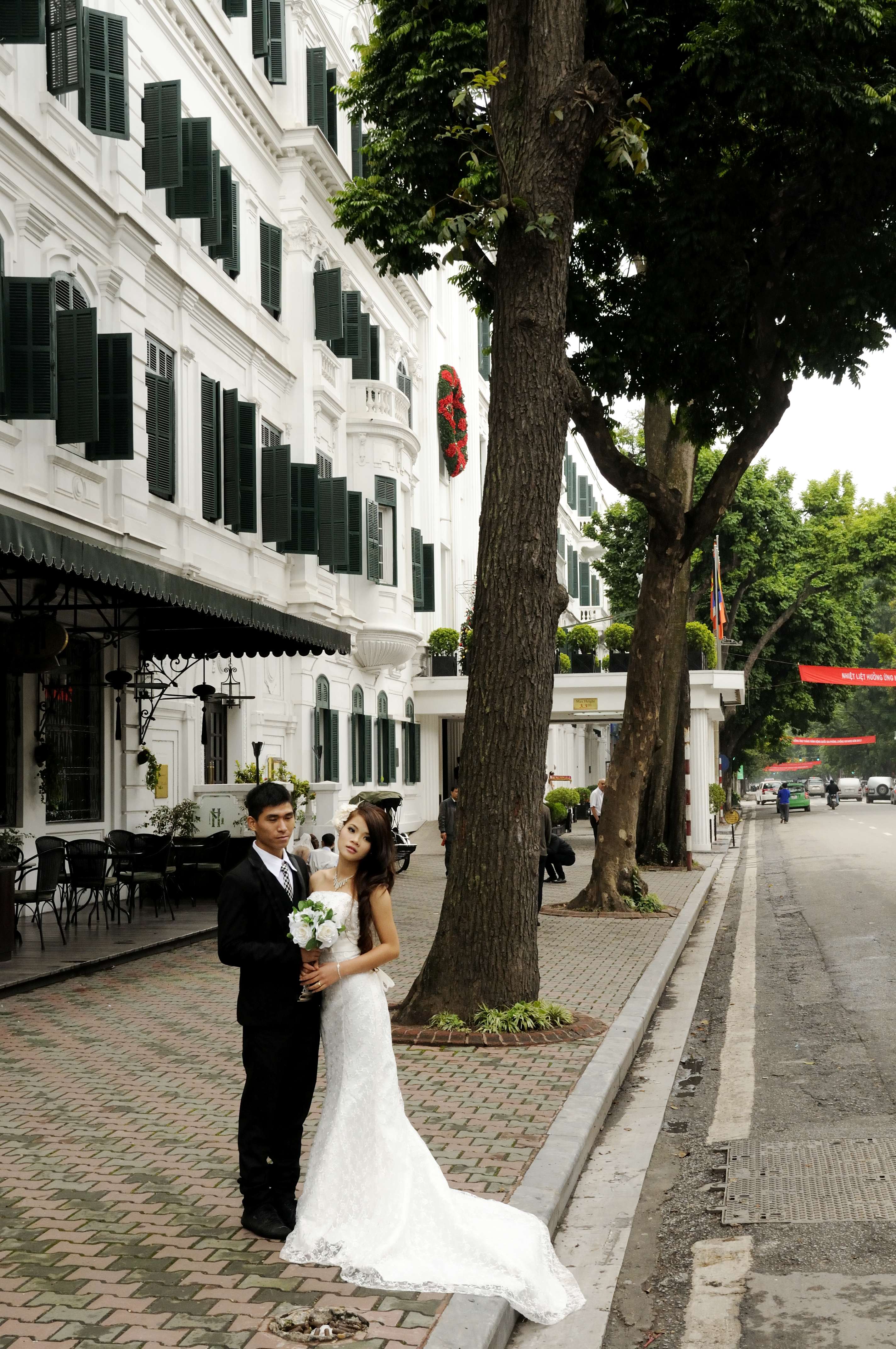 VIETNAM – Hanoï Devant le Metropole Legend – Reportages tourisme